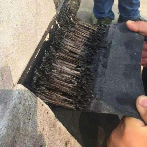 Uncured Rubber Bitumen Waterproof Coating Industrial Design Style For ...